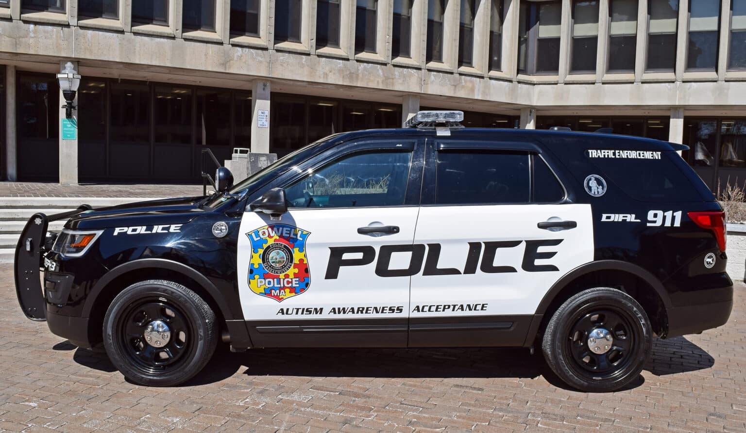 Lowell Police Department Unveils New Autism Awareness Cruiser – Lowell ...